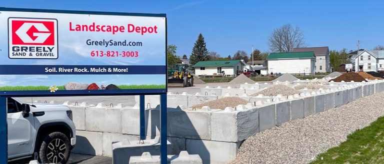 Mulch, Aggregate, and Topsoil Delivery Ottawa | Greely